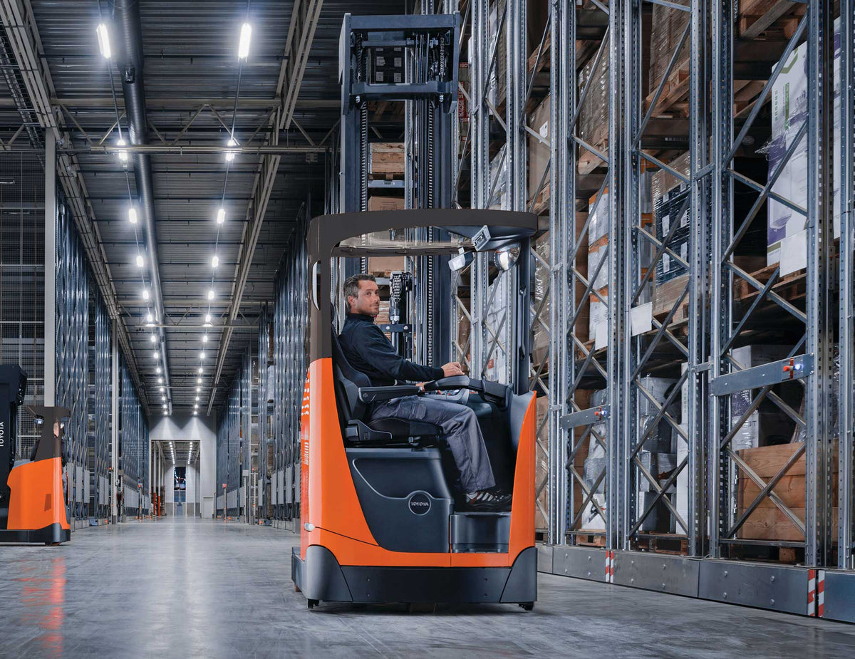 Toyota Moving Mast Reach Truck: A Flexible Solution for Indoor and Out